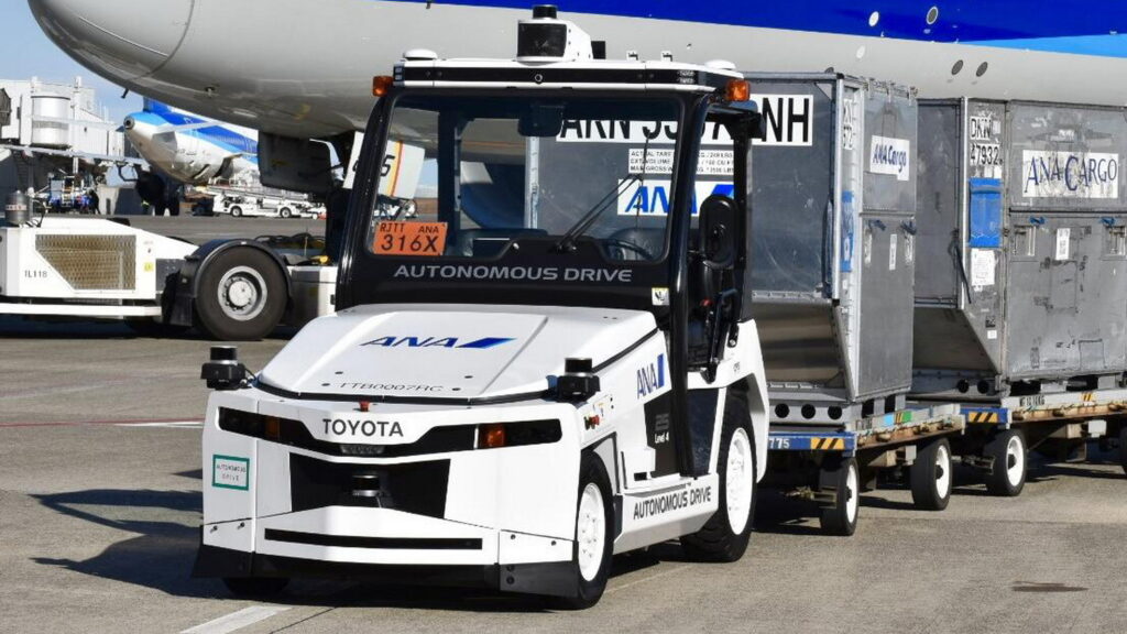 Toyota révolutionne le transport avec des tracteurs autonomes à l ...